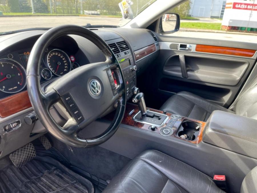 Melns Volkswagen Touareg 2005 Rīga, ar dzinēja tilpumu 3.00 L un nobraukumu 0 tūkst. km par 4900 €, foto 8 vietnē AUTOMOTO.COM.LV
