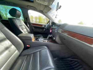 Melns Volkswagen Touareg 2005 Rīga, ar dzinēja tilpumu 3.00 L un nobraukumu 0 tūkst. km par 4900 €, foto 9 vietnē AUTOMOTO.COM.LV