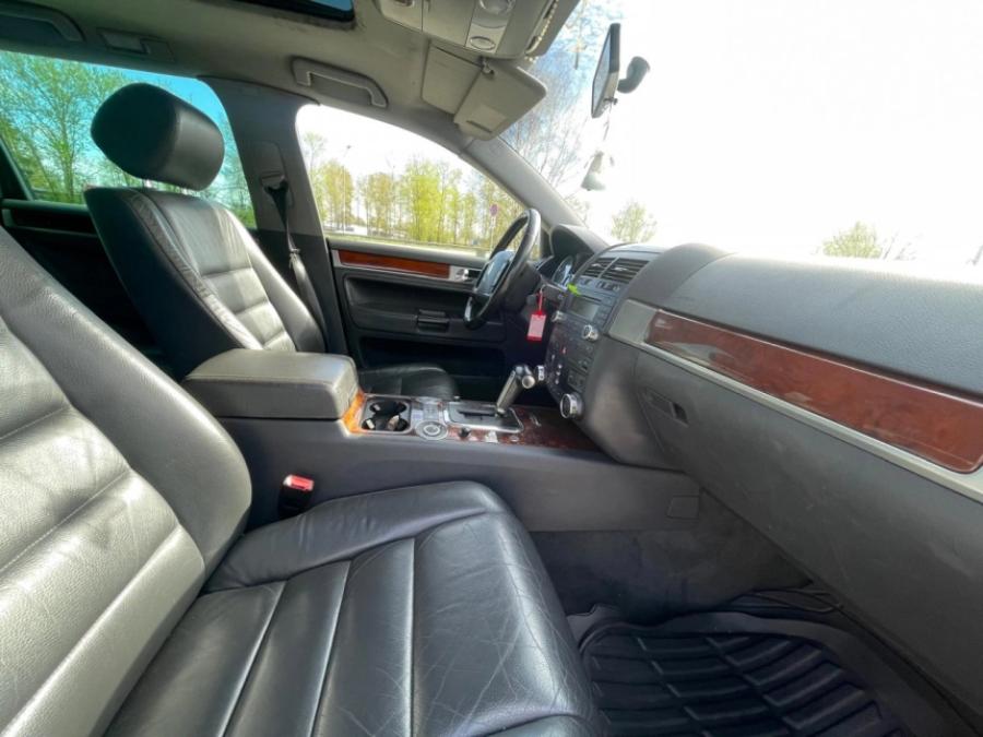 Melns Volkswagen Touareg 2005 Rīga, ar dzinēja tilpumu 3.00 L un nobraukumu 0 tūkst. km par 4900 €, foto 9 vietnē AUTOMOTO.COM.LV