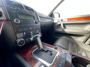 Melns Volkswagen Touareg 2005 Rīga, ar dzinēja tilpumu 3.00 L un nobraukumu 0 tūkst. km par 4900 €, foto 11 vietnē AUTOMOTO.COM.LV