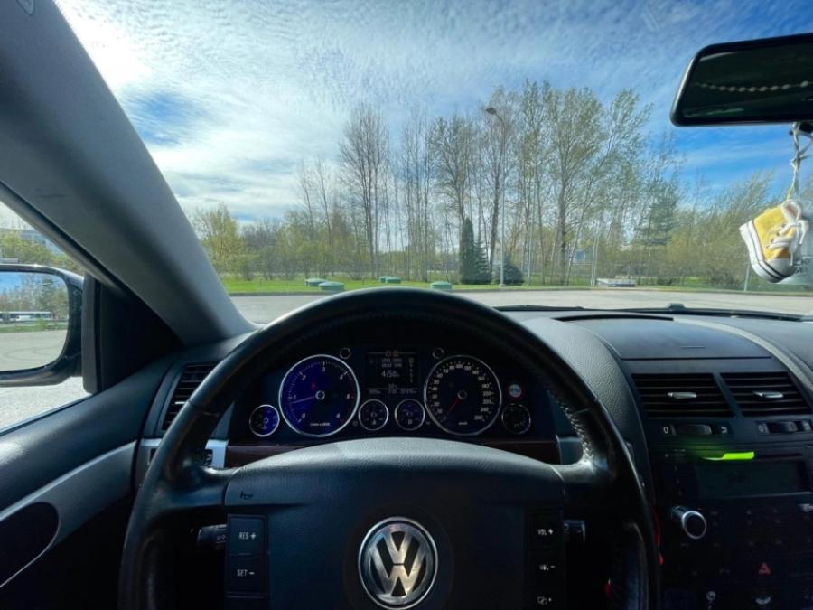 Melns Volkswagen Touareg 2005 Rīga, ar dzinēja tilpumu 3.00 L un nobraukumu 0 tūkst. km par 4900 €, foto 12 vietnē AUTOMOTO.COM.LV