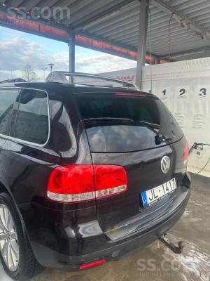 Melns Volkswagen Touareg 2005 Ogre, ar dzinēja tilpumu 3.00 L un nobraukumu 418 tūkst. km par 3000 €, foto 5 vietnē AUTOMOTO.COM.LV