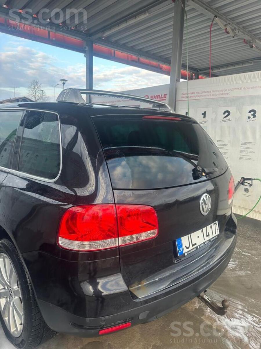 Melns Volkswagen Touareg 2005 Ogre, ar dzinēja tilpumu 3.00 L un nobraukumu 418 tūkst. km par 3000 €, foto 5 vietnē AUTOMOTO.COM.LV