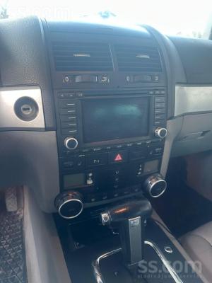 Melns Volkswagen Touareg 2005 Ogre, ar dzinēja tilpumu 3.00 L un nobraukumu 418 tūkst. km par 3000 €, foto 7 vietnē AUTOMOTO.COM.LV