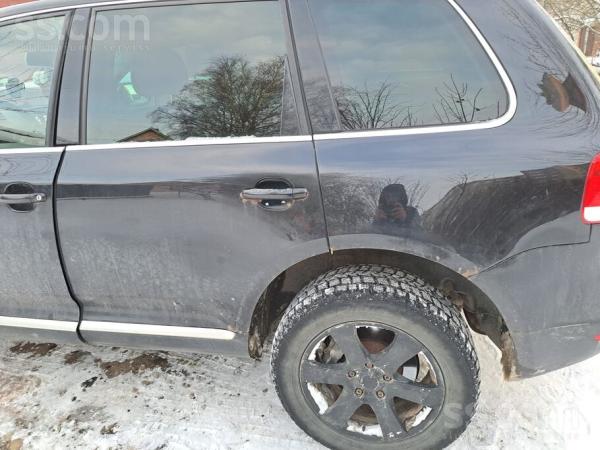 Black Volkswagen Touareg 2005 in Rezekne, with an engine capacity of 3.00 L and mileage of 362 thousand km for 2100 €, photo 9 on AUTOMOTO.COM.LV