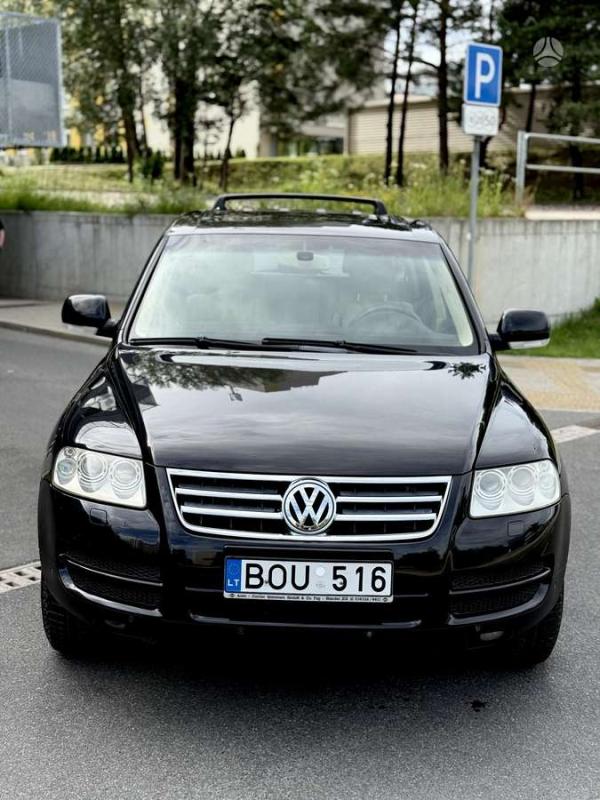 Black Volkswagen Touareg 2005 in Vilnius, with an engine capacity of 0.00 L and mileage of 324 thousand km for 2200 €, photo 3 on AUTOMOTO.COM.LV