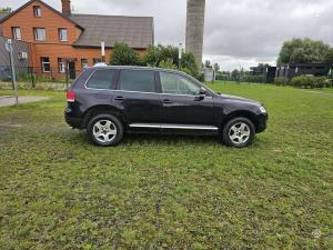 Melns Volkswagen Touareg 2005 Kauņa, ar dzinēja tilpumu 2.46 L un nobraukumu 247 tūkst. km par 2900 €, foto 6 vietnē AUTOMOTO.COM.LV
