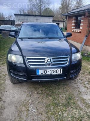 Melns Volkswagen Touareg 2005 Rēzekne, ar dzinēja tilpumu 3.00 L un nobraukumu 380 tūkst. km par 2500 €, foto  vietnē AUTOMOTO.COM.LV
