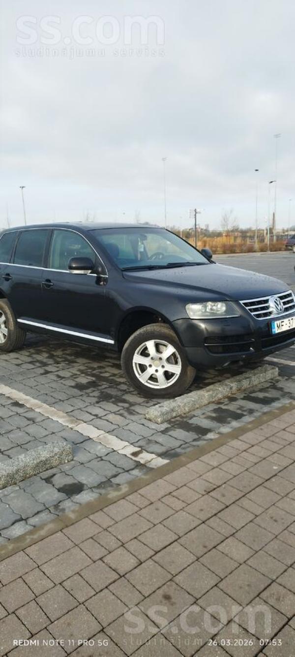 Black Volkswagen Touareg 2005 in Jelgava, with an engine capacity of 3.00 L and mileage of 321 thousand km for 3000 €, photo 3 on AUTOMOTO.COM.LV