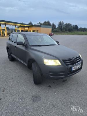 Melns Volkswagen Touareg 2005 Viļņa, ar dzinēja tilpumu 3.00 L un nobraukumu 346 tūkst. km par 3000 €, foto  vietnē AUTOMOTO.COM.LV