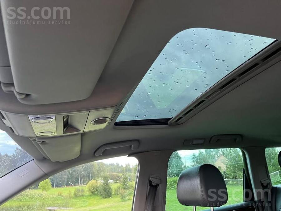 Black Volkswagen Touareg 2005 in Cesis, with an engine capacity of 2.50 L and mileage of 360 thousand km for 3200 €, photo 3 on AUTOMOTO.COM.LV