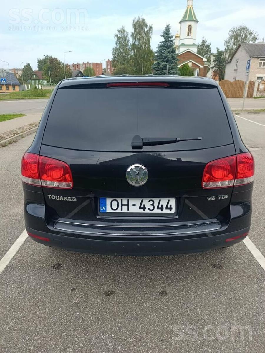 Melns Volkswagen Touareg 2005 Daugavpils, ar dzinēja tilpumu 3.00 L un nobraukumu 343 tūkst. km par 3400 €, foto 3 vietnē AUTOMOTO.COM.LV