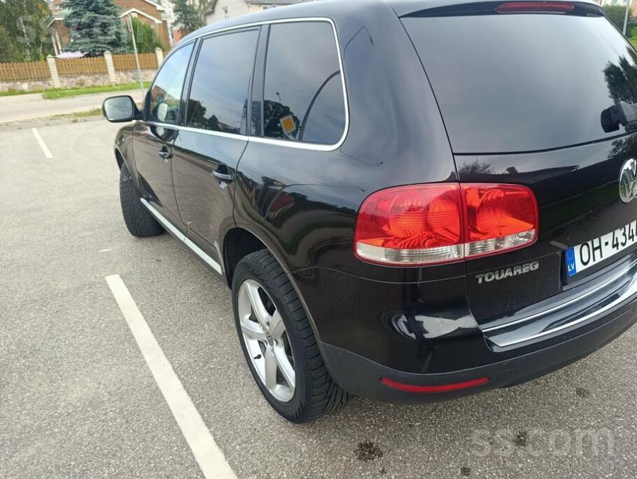 Melns Volkswagen Touareg 2005 Daugavpils, ar dzinēja tilpumu 3.00 L un nobraukumu 343 tūkst. km par 3400 €, foto 6 vietnē AUTOMOTO.COM.LV