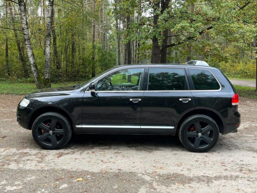 Melns Volkswagen Touareg 2005 Rīga, ar dzinēja tilpumu 2.50 L un nobraukumu 0 tūkst. km par 3799 €, foto 3 vietnē AUTOMOTO.COM.LV