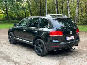 Melns Volkswagen Touareg 2005 Rīga, ar dzinēja tilpumu 2.50 L un nobraukumu 0 tūkst. km par 3799 €, foto 4 vietnē AUTOMOTO.COM.LV