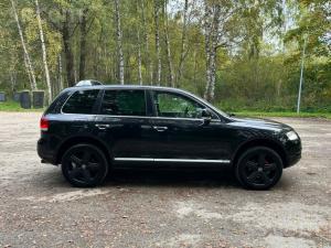 Melns Volkswagen Touareg 2005 Rīga, ar dzinēja tilpumu 2.50 L un nobraukumu 0 tūkst. km par 3799 €, foto 7 vietnē AUTOMOTO.COM.LV