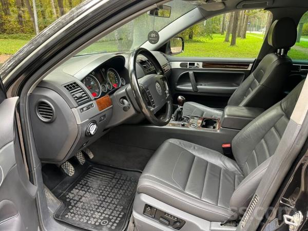 Volkswagen Touareg 2005 Rīga vietnē Melns Volkswagen Touareg 2005 Rīga, ar dzinēja tilpumu 2.50 L un nobraukumu 0 tūkst. km par 3799 €, foto 10 vietnē AUTOMOTO.COM.LV