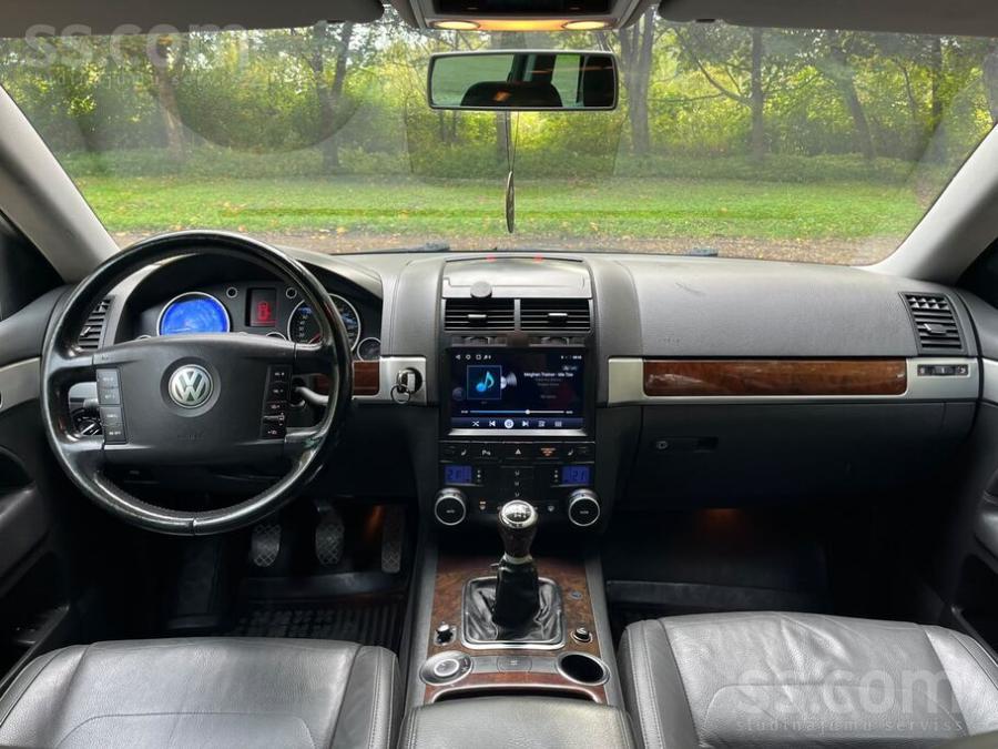 Melns Volkswagen Touareg 2005 Rīga, ar dzinēja tilpumu 2.50 L un nobraukumu 0 tūkst. km par 3799 €, foto 13 vietnē AUTOMOTO.COM.LV