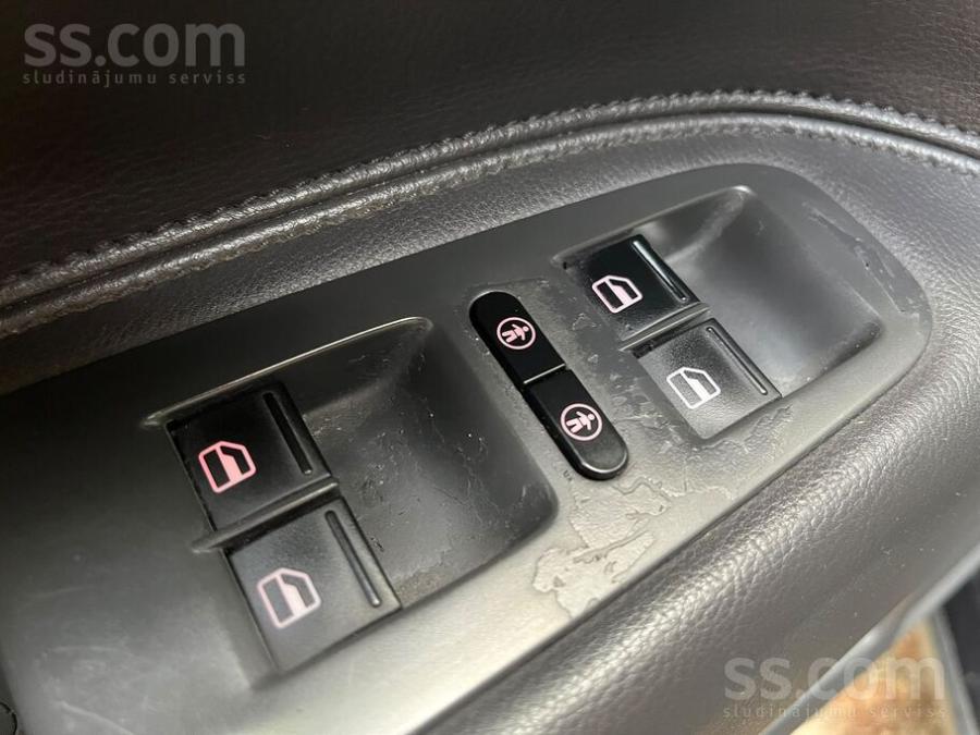 Melns Volkswagen Touareg 2005 Rīga, ar dzinēja tilpumu 2.50 L un nobraukumu 0 tūkst. km par 3799 €, foto 18 vietnē AUTOMOTO.COM.LV