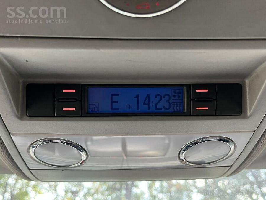 Melns Volkswagen Touareg 2005 Rīga, ar dzinēja tilpumu 2.50 L un nobraukumu 0 tūkst. km par 3799 €, foto 19 vietnē AUTOMOTO.COM.LV