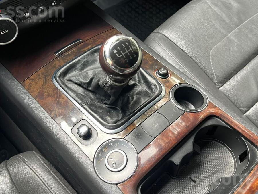 Melns Volkswagen Touareg 2005 Rīga, ar dzinēja tilpumu 2.50 L un nobraukumu 0 tūkst. km par 3799 €, foto 22 vietnē AUTOMOTO.COM.LV
