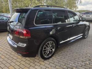 Melns Volkswagen Touareg 2005 Talsi, ar dzinēja tilpumu 3.00 L un nobraukumu 0 tūkst. km par 4000 €, foto 5 vietnē AUTOMOTO.COM.LV