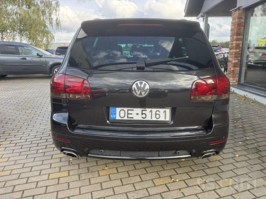 Melns Volkswagen Touareg 2005 Talsi, ar dzinēja tilpumu 3.00 L un nobraukumu 0 tūkst. km par 4000 €, foto 6 vietnē AUTOMOTO.COM.LV
