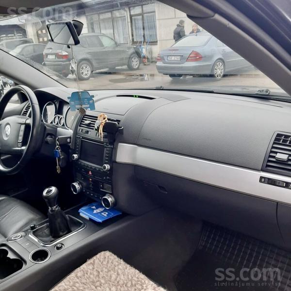 Melns Volkswagen Touareg 2006 Jelgava, ar dzinēja tilpumu 3.00 L un nobraukumu 250 tūkst. km par 9500 €, foto 7 vietnē AUTOMOTO.COM.LV