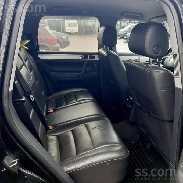 Melns Volkswagen Touareg 2006 Jelgava, ar dzinēja tilpumu 3.00 L un nobraukumu 250 tūkst. km par 9500 €, foto 8 vietnē AUTOMOTO.COM.LV