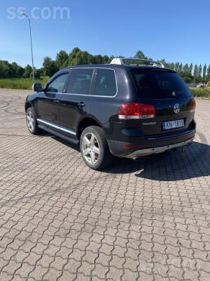 Black Volkswagen Touareg 2006 in Ventspils, with an engine capacity of 3.00 L and mileage of 351 thousand km for 4850 €, photo 15 on AUTOMOTO.COM.LV