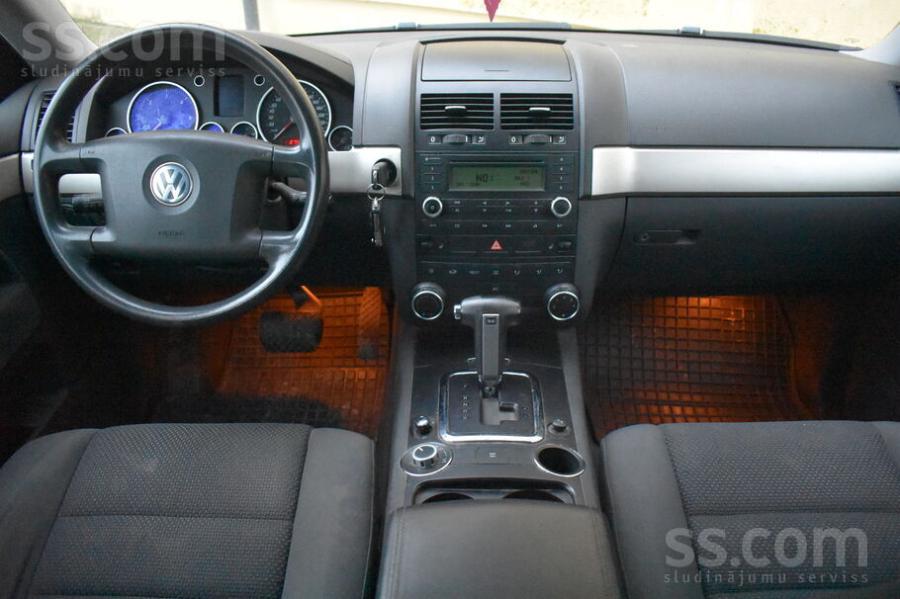 Melns Volkswagen Touareg 2006 Talsi, ar dzinēja tilpumu 2.50 L un nobraukumu 275 tūkst. km par 3700 €, foto 5 vietnē AUTOMOTO.COM.LV