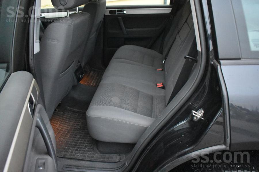 Melns Volkswagen Touareg 2006 Talsi, ar dzinēja tilpumu 2.50 L un nobraukumu 275 tūkst. km par 3700 €, foto 6 vietnē AUTOMOTO.COM.LV