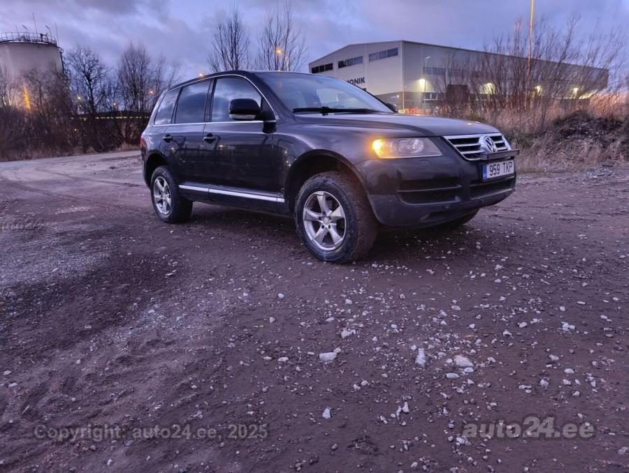 Black Volkswagen Touareg 2006 in Tallinn, with an engine capacity of 2.50 L and mileage of 417 thousand km for 2290 €, photo 2 on AUTOMOTO.COM.LV