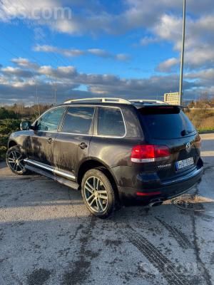 Melns Volkswagen Touareg 2006 Ogre, ar dzinēja tilpumu 3.00 L un nobraukumu 336 tūkst. km par 4150 €, foto 3 vietnē AUTOMOTO.COM.LV