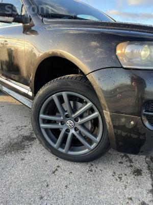 Melns Volkswagen Touareg 2006 Ogre, ar dzinēja tilpumu 3.00 L un nobraukumu 336 tūkst. km par 4150 €, foto 6 vietnē AUTOMOTO.COM.LV