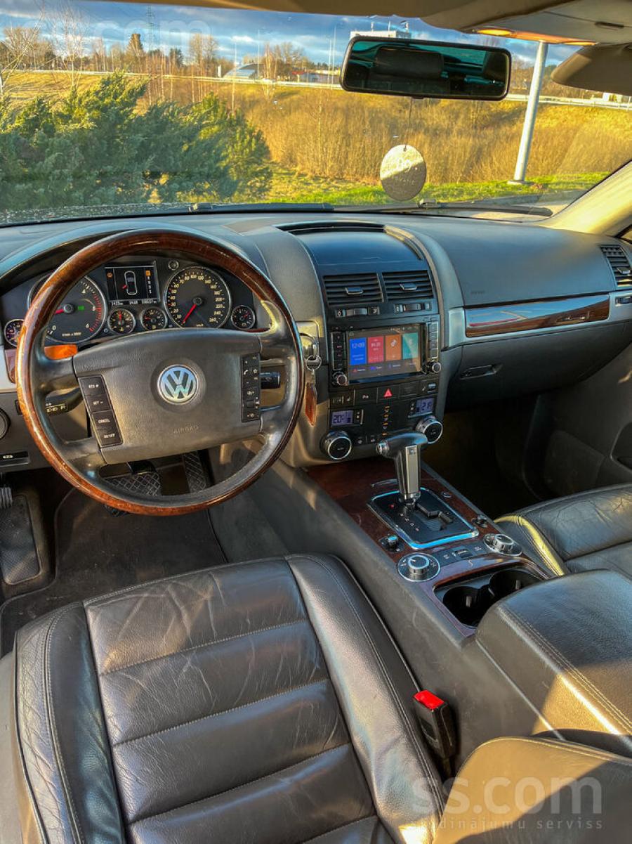 Melns Volkswagen Touareg 2006 Ogre, ar dzinēja tilpumu 3.00 L un nobraukumu 336 tūkst. km par 4150 €, foto 8 vietnē AUTOMOTO.COM.LV