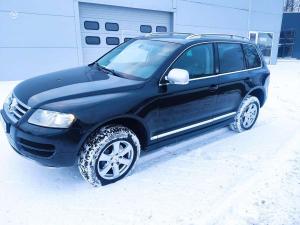 Black Volkswagen Touareg 2006 in Utena, with an engine capacity of 2.97 L and mileage of 245 thousand km for 5400 €, photo 4 on AUTOMOTO.COM.LV