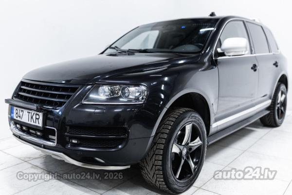 Black Volkswagen Touareg 2006 in Tallinn, with an engine capacity of 3.00 L and mileage of 451 thousand km for 3999 €, photo 3 on AUTOMOTO.COM.LV