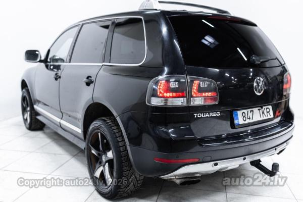Black Volkswagen Touareg 2006 in Tallinn, with an engine capacity of 3.00 L and mileage of 451 thousand km for 3999 €, photo 8 on AUTOMOTO.COM.LV