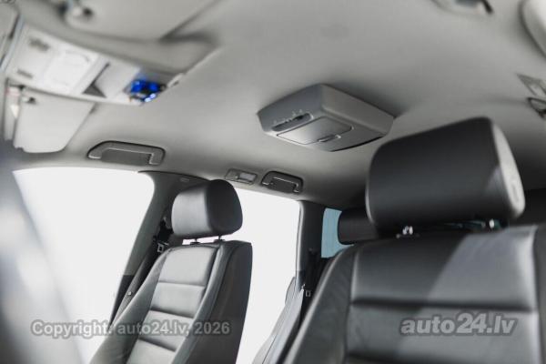 Melns Volkswagen Touareg 2006 Tallina, ar dzinēja tilpumu 3.00 L un nobraukumu 451 tūkst. km par 3999 €, foto 11 vietnē AUTOMOTO.COM.LV