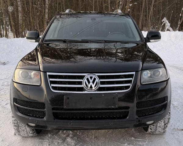 Melns Volkswagen Touareg 2006 Viļņa, ar dzinēja tilpumu 2.97 L un nobraukumu 355 tūkst. km par 3950 €, foto 2 vietnē AUTOMOTO.COM.LV