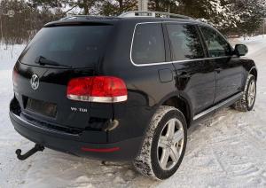 Black Volkswagen Touareg 2006 in Vilnius, with an engine capacity of 2.97 L and mileage of 355 thousand km for 3950 €, photo 4 on AUTOMOTO.COM.LV