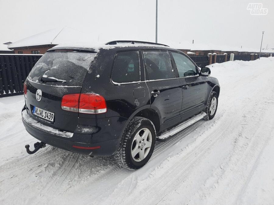 Melns Volkswagen Touareg 2006 Klaipėda, ar dzinēja tilpumu 3.00 L un nobraukumu 261 tūkst. km par 4590 €, foto 4 vietnē AUTOMOTO.COM.LV