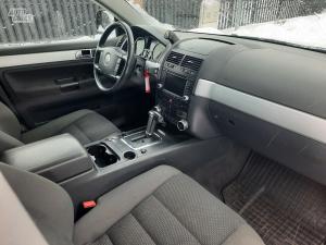 Melns Volkswagen Touareg 2006 Klaipėda, ar dzinēja tilpumu 3.00 L un nobraukumu 261 tūkst. km par 4590 €, foto 10 vietnē AUTOMOTO.COM.LV