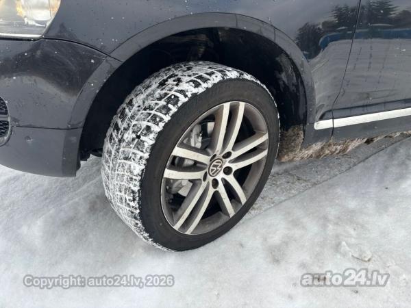 Melns Volkswagen Touareg 2006 Tallina, ar dzinēja tilpumu 3.00 L un nobraukumu 460 tūkst. km par 5500 €, foto 3 vietnē AUTOMOTO.COM.LV