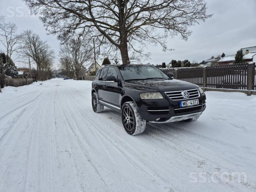 Melns Volkswagen Touareg 2006 Jūrmala, ar dzinēja tilpumu 2.50 L un nobraukumu 315 tūkst. km par 3900 €, foto 2 vietnē AUTOMOTO.COM.LV