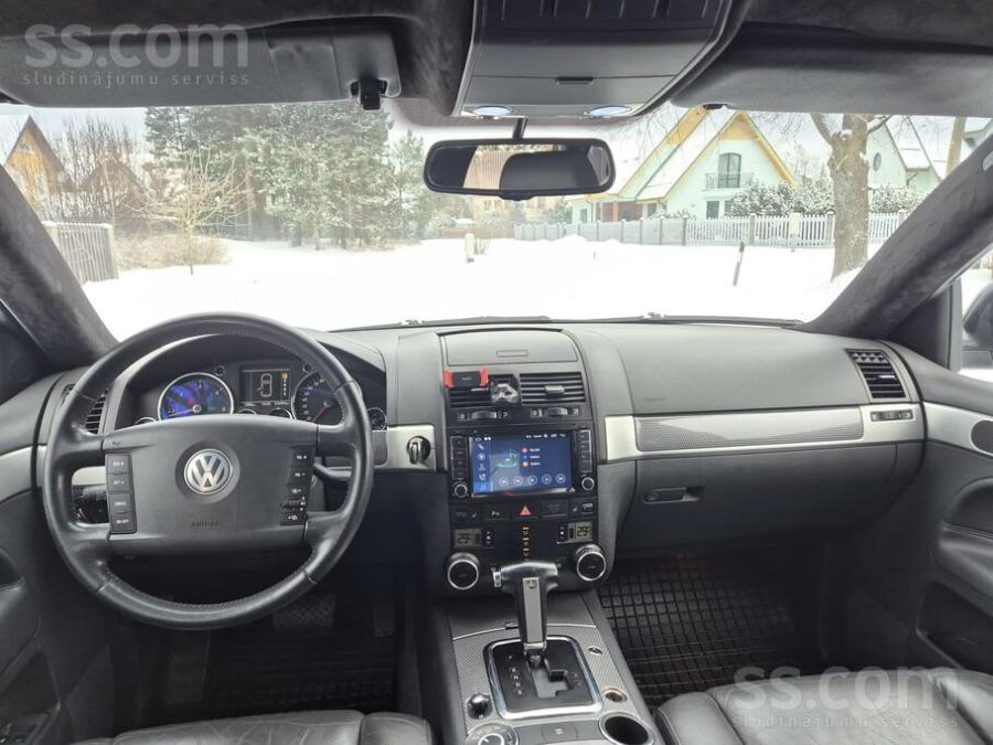 Melns Volkswagen Touareg 2006 Jūrmala, ar dzinēja tilpumu 2.50 L un nobraukumu 315 tūkst. km par 3900 €, foto 8 vietnē AUTOMOTO.COM.LV