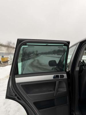 Черный Фольксваген Туарег 2006 в Вильнюс, объемом двигателя 2.46 л и пробегом 332 тыс. км за 3650 €, фото 22 на AUTOMOTO.COM.LV