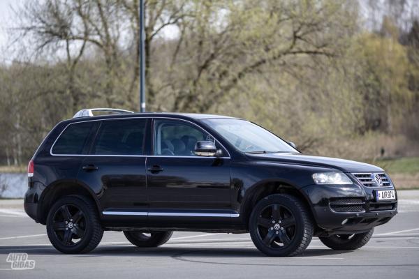 Melns Volkswagen Touareg 2006 Šauļi, ar dzinēja tilpumu 3.00 L un nobraukumu 346 tūkst. km par 4200 €, foto 3 vietnē AUTOMOTO.COM.LV