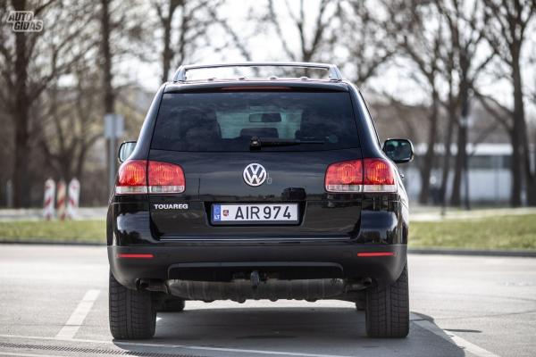 Melns Volkswagen Touareg 2006 Šauļi, ar dzinēja tilpumu 3.00 L un nobraukumu 346 tūkst. km par 4200 €, foto 10 vietnē AUTOMOTO.COM.LV